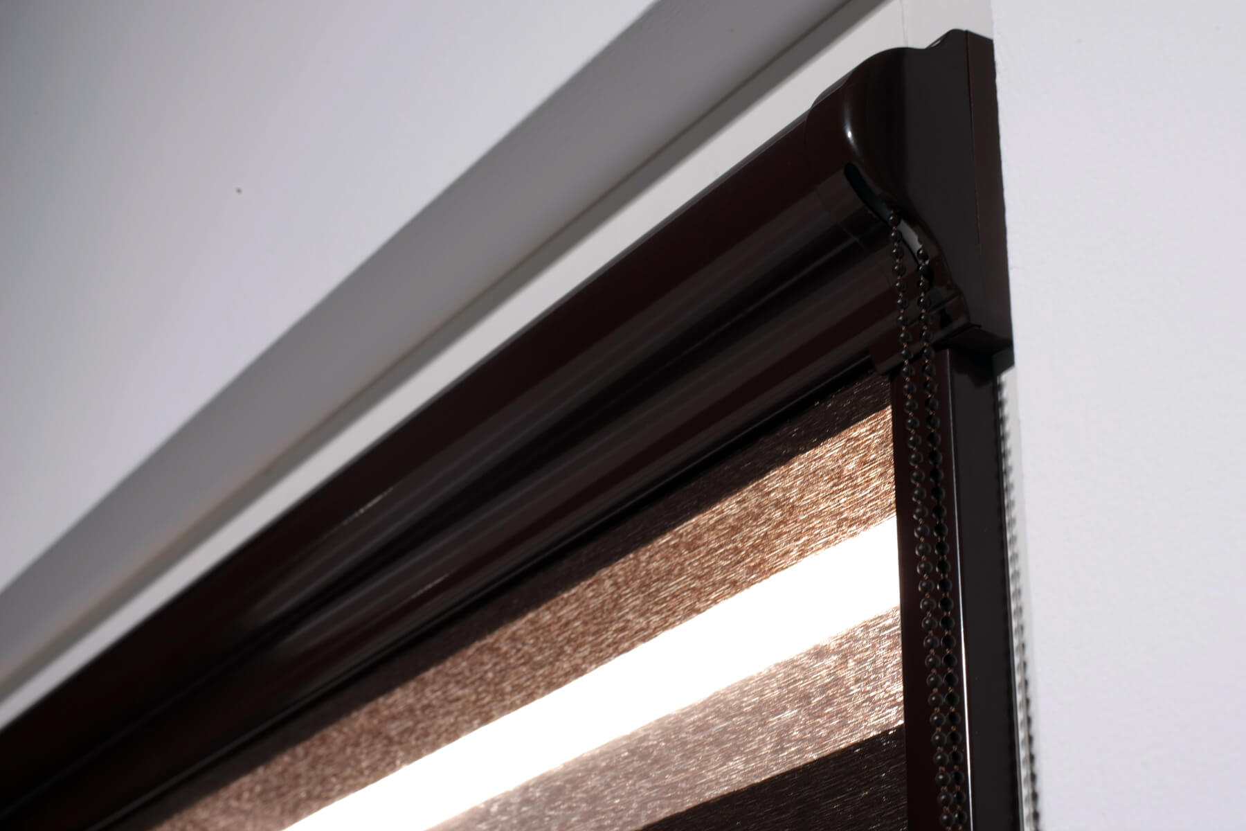 Finch - blinds, roller shutters, shades, curtains, insect screens